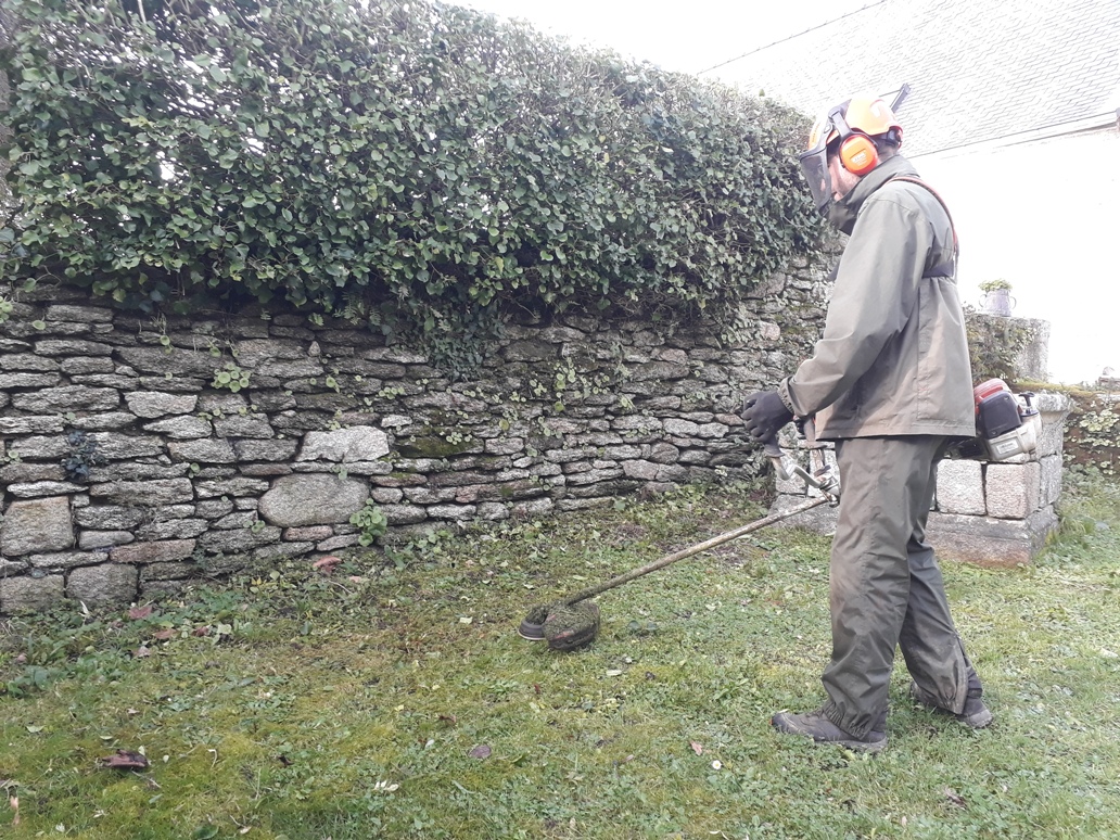 Débroussaillage - Jardin et Services